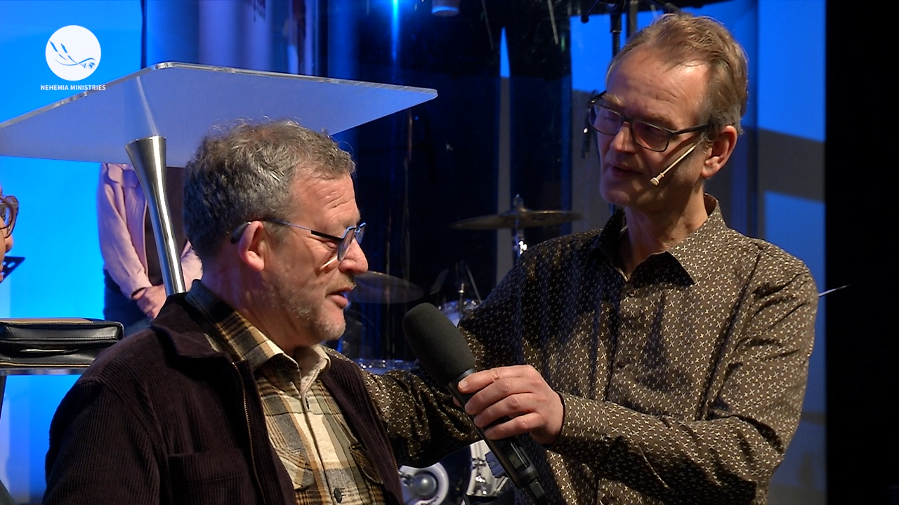 Getuigenis Arno | pijn verdwijnt door een aanraking van God - Nehemia